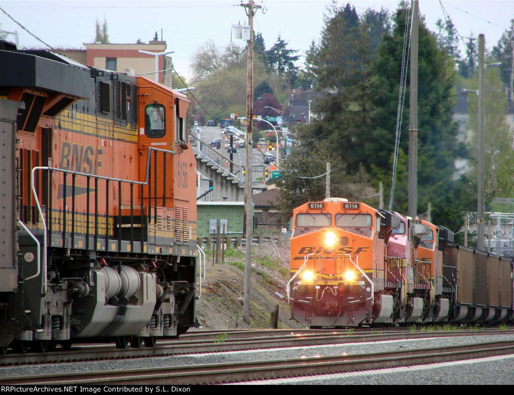 BNSF 6114 North at Bayside